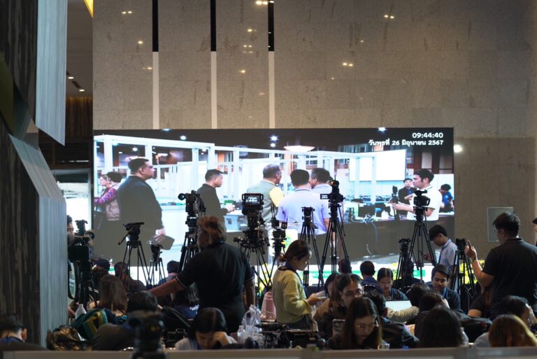 iLaw - We Watch จี้ กกต. แก้ไขพื้นที่ 'ผู้สังเกตการณ์' เลือก สว. | The Active